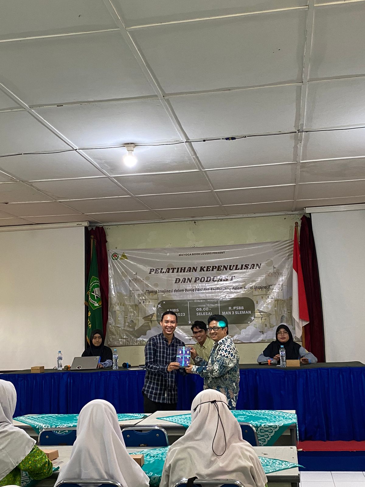 Mayoga Book Lovers MAN 3 Sleman Adakan Pelatihan Kepenulisan dan ...