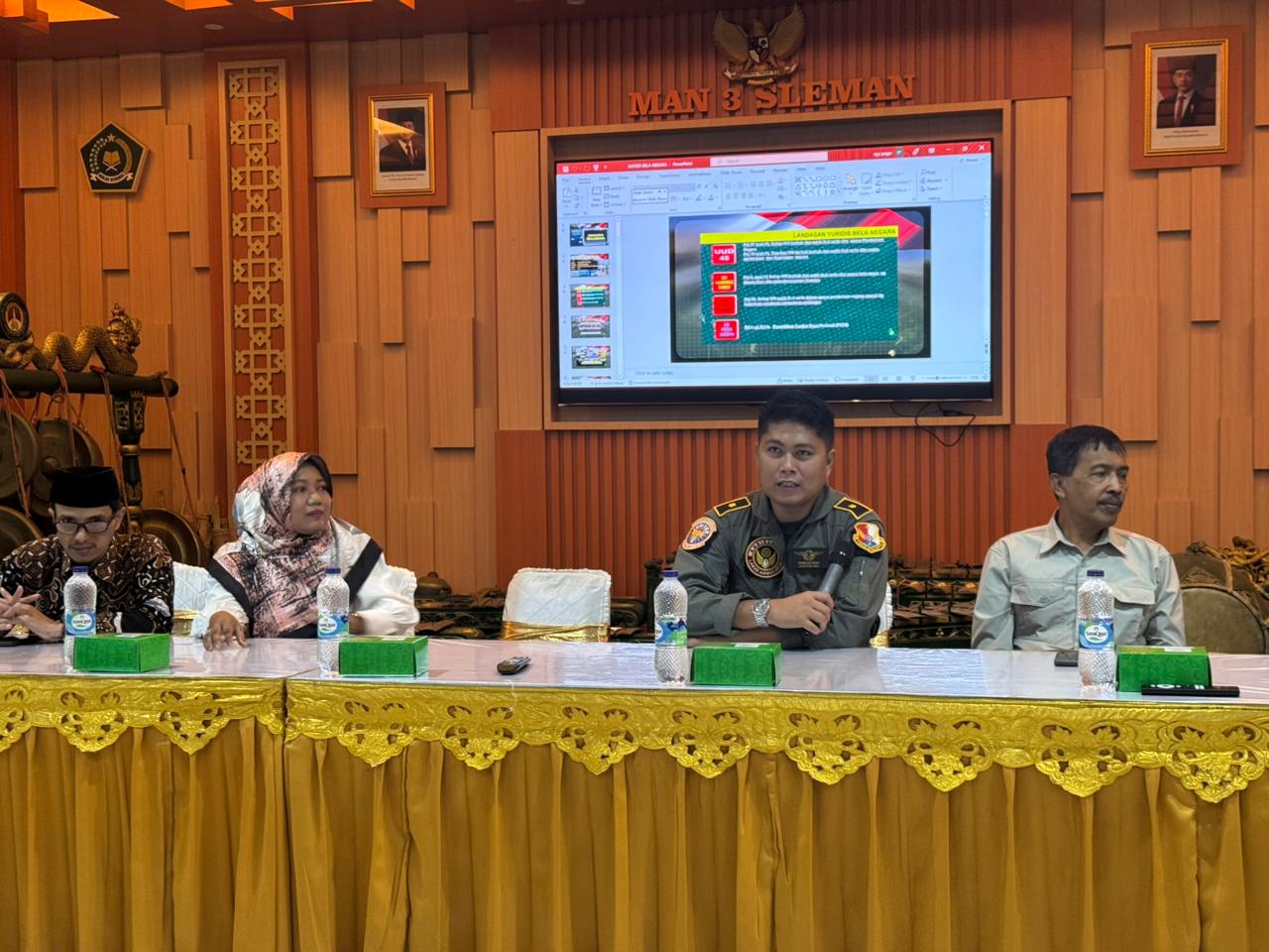 Kesbangpol Sleman Gelar Sosialisasi Bhinneka Tunggal Ika di MAN 3 ...