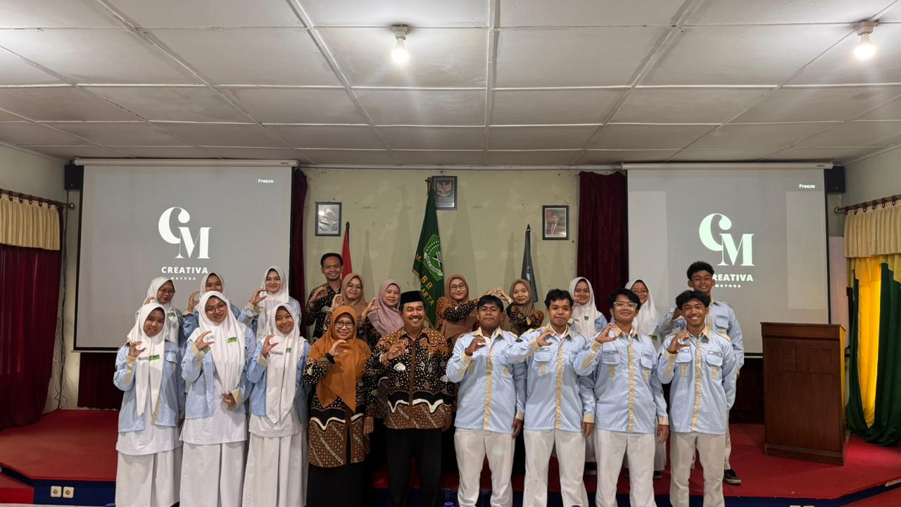 Shaping the Madrasah’s Digital Face: Creativa Mayoga Team Takes Oath ...