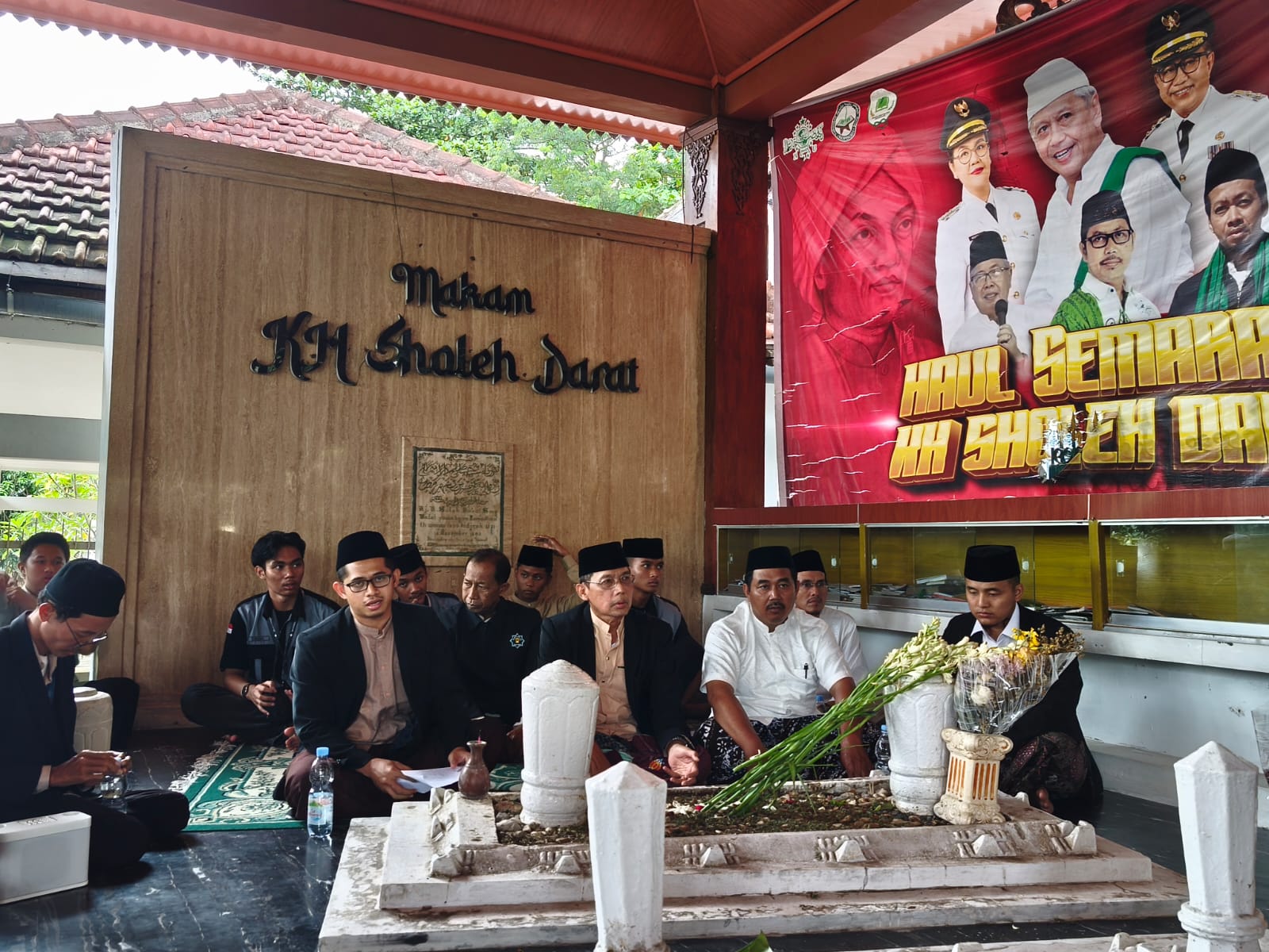 PPMU MAN 3 Sleman Students Visit the Tomb of a Renowned Indonesian ...